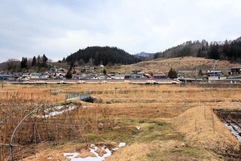 Ô’u Honsen (Fukushima – Shinjô) + Yamagata Shinkansen – The Railways of ...